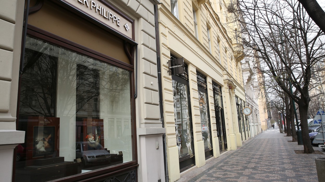 Pražská Pařížská ulice zůstává nejdražší v Česku. „Příkopům“ se ji ...