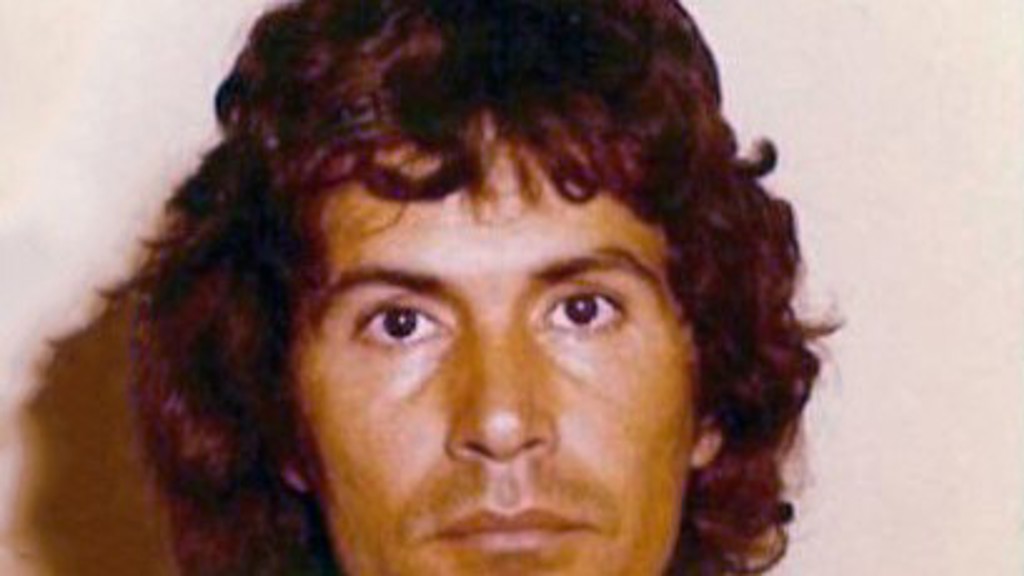 Vrah ze seznamky: Rodney Alcala byl podezřelý ze stovek vražd, dokázali ...